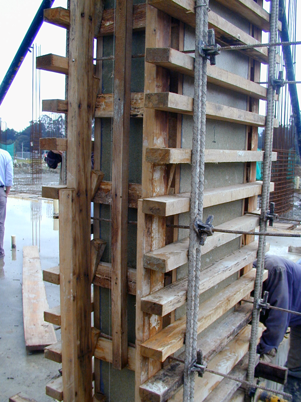 RECOMENDACIONES SOBRE FORMALETAS Y DESMOLDANTES PARA LA APLICACIÓN DE ...